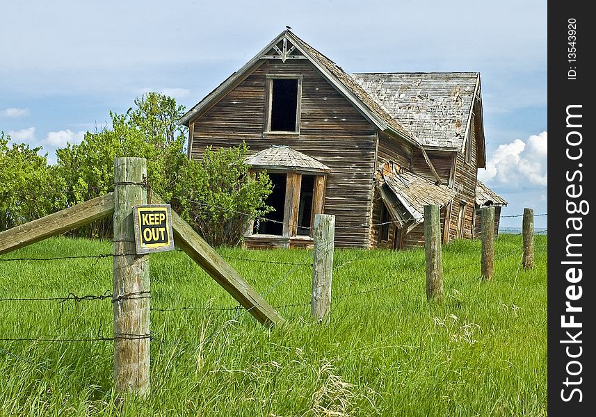 3+ Old house keep out Free Stock Photos - StockFreeImages
