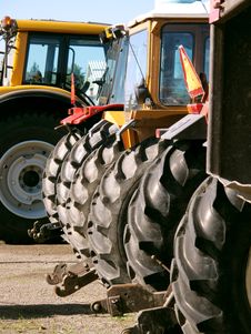 2+ Tracktor wheels Free Stock Photos - StockFreeImages